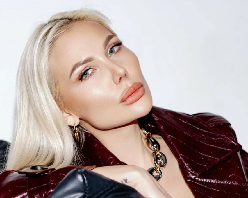 Lia Kees: Při pohledu do zrcadla jsem cítila lítost sama nad sebou - Flowee