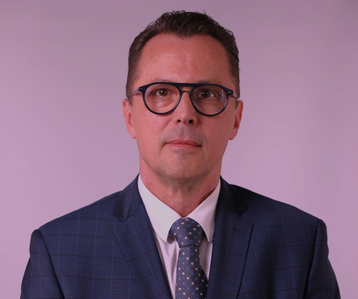 Buřtíky má na svědomí rodina i covid. Rodiče často sami nemají základní ...