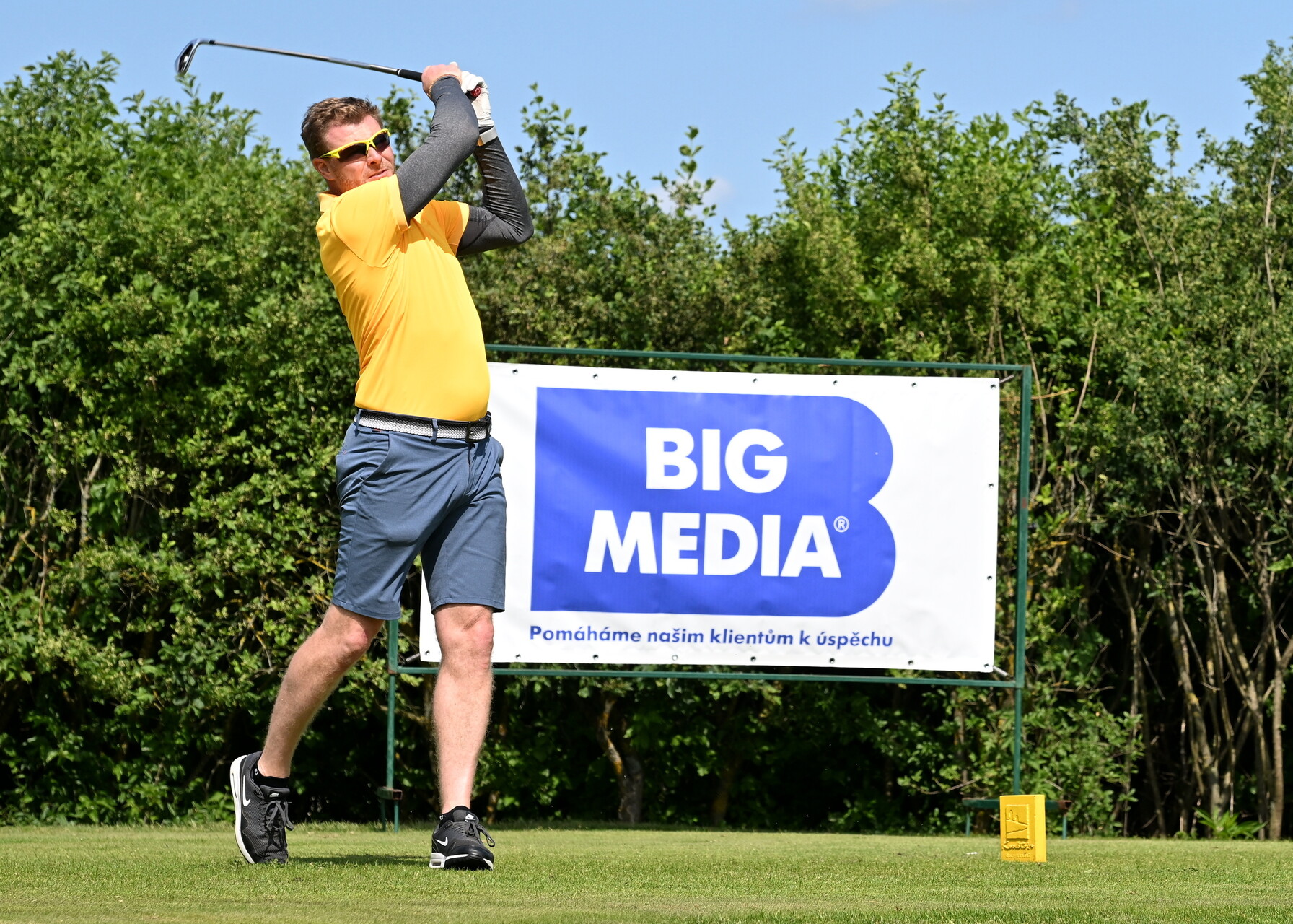 Golfový turnaj pro klienty společnosti BigMedia letos zavítal na Karlštejn - Flowee