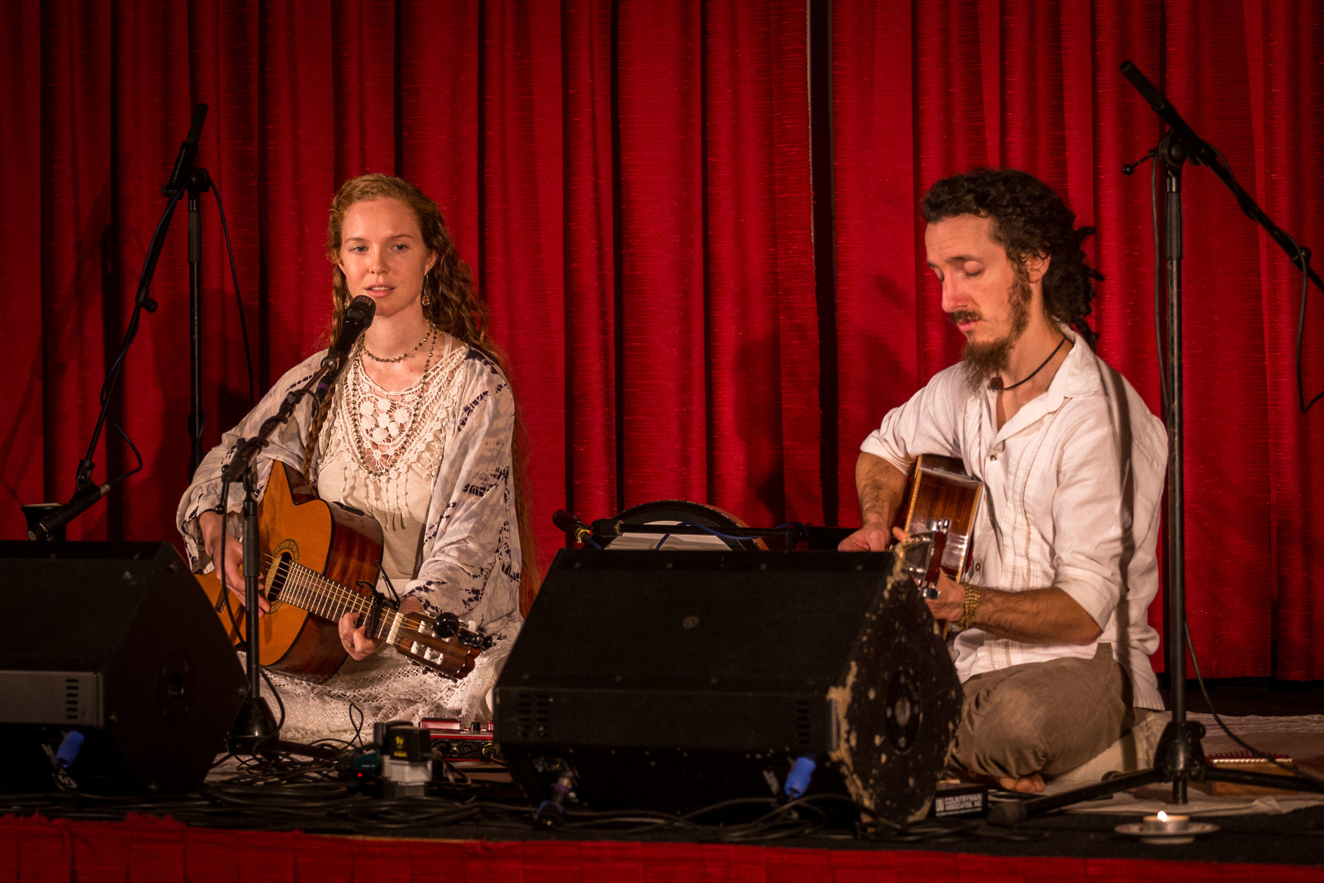 Ajeet Kaur poprvé energicky rozproudila české publikum - Flowee