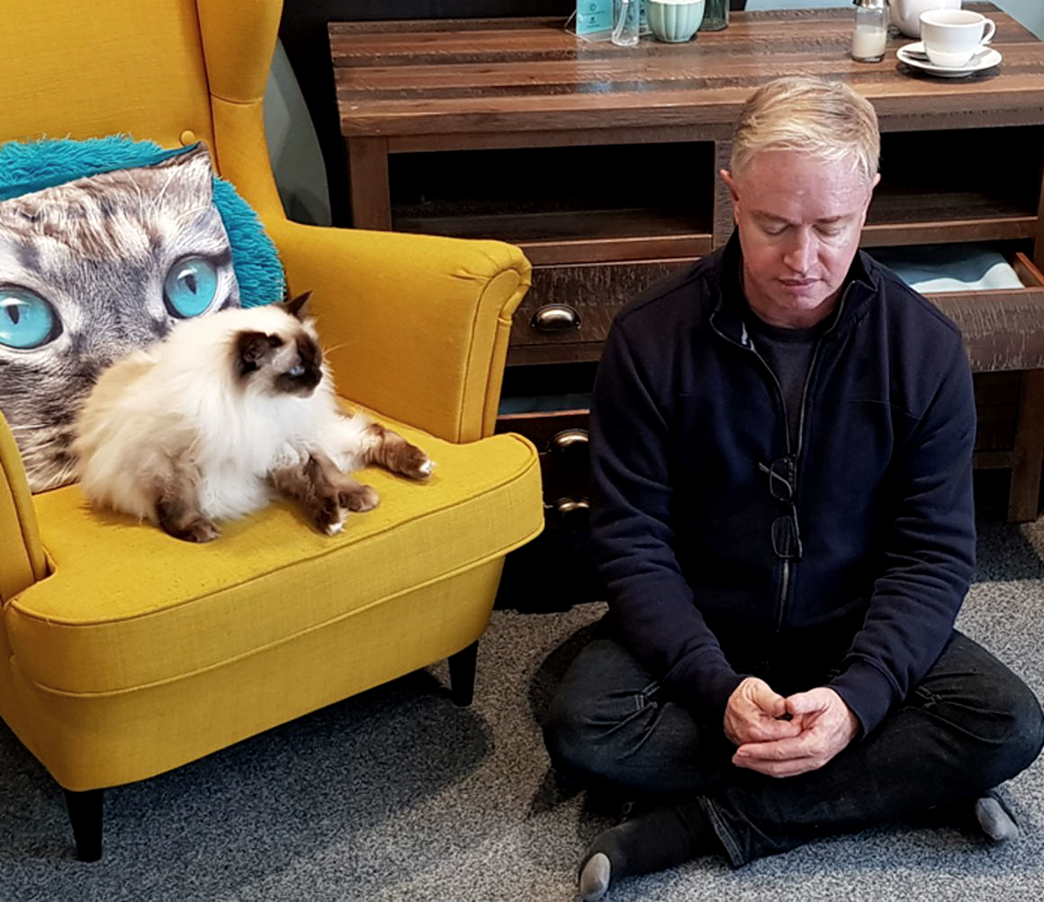 Spisovatel a kouč David Michie: Poznejte své myšlenky a zbavíte se ...